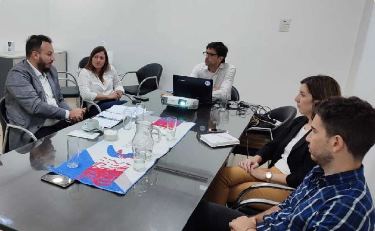 Reunión de trabajo junto a Alan Plummer. Director Nacional de Apoyo al ...